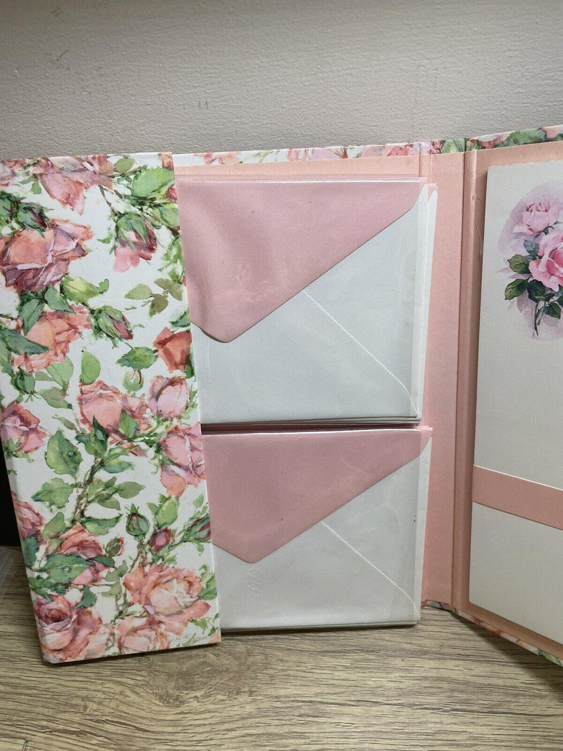 Vintage Hallmark Writing Set Paper Envelopes the Splendour of Roses 70s ...
