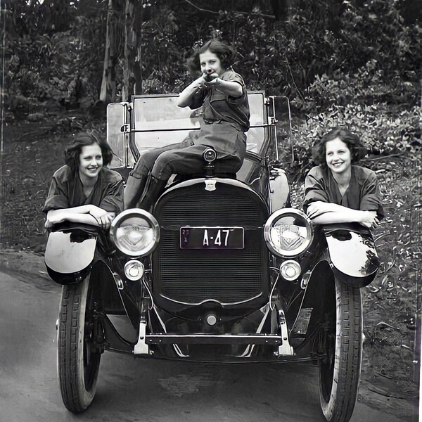 Flapper Photo - Etsy