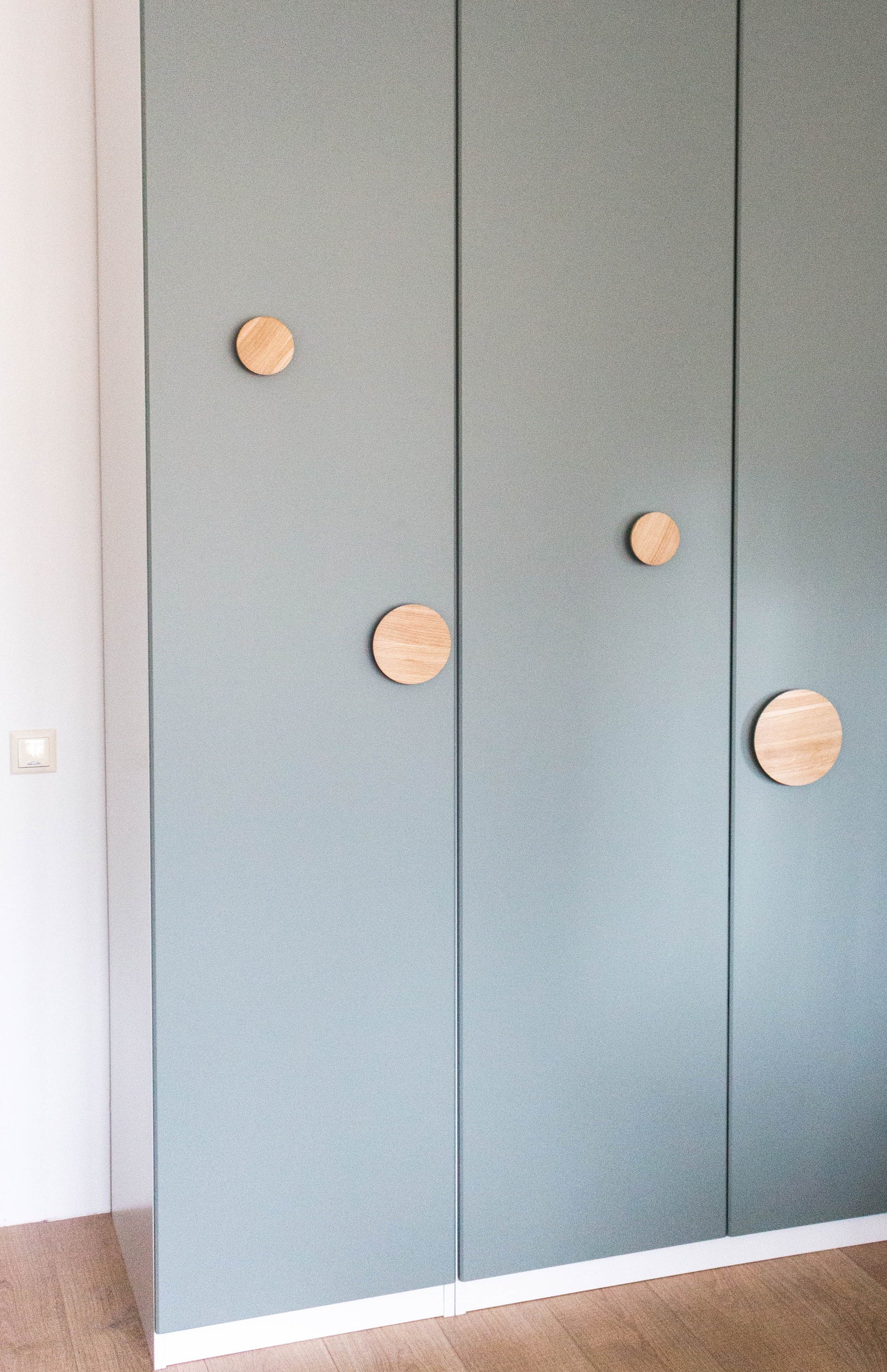 Oak Wooden Knobs Set - Etsy