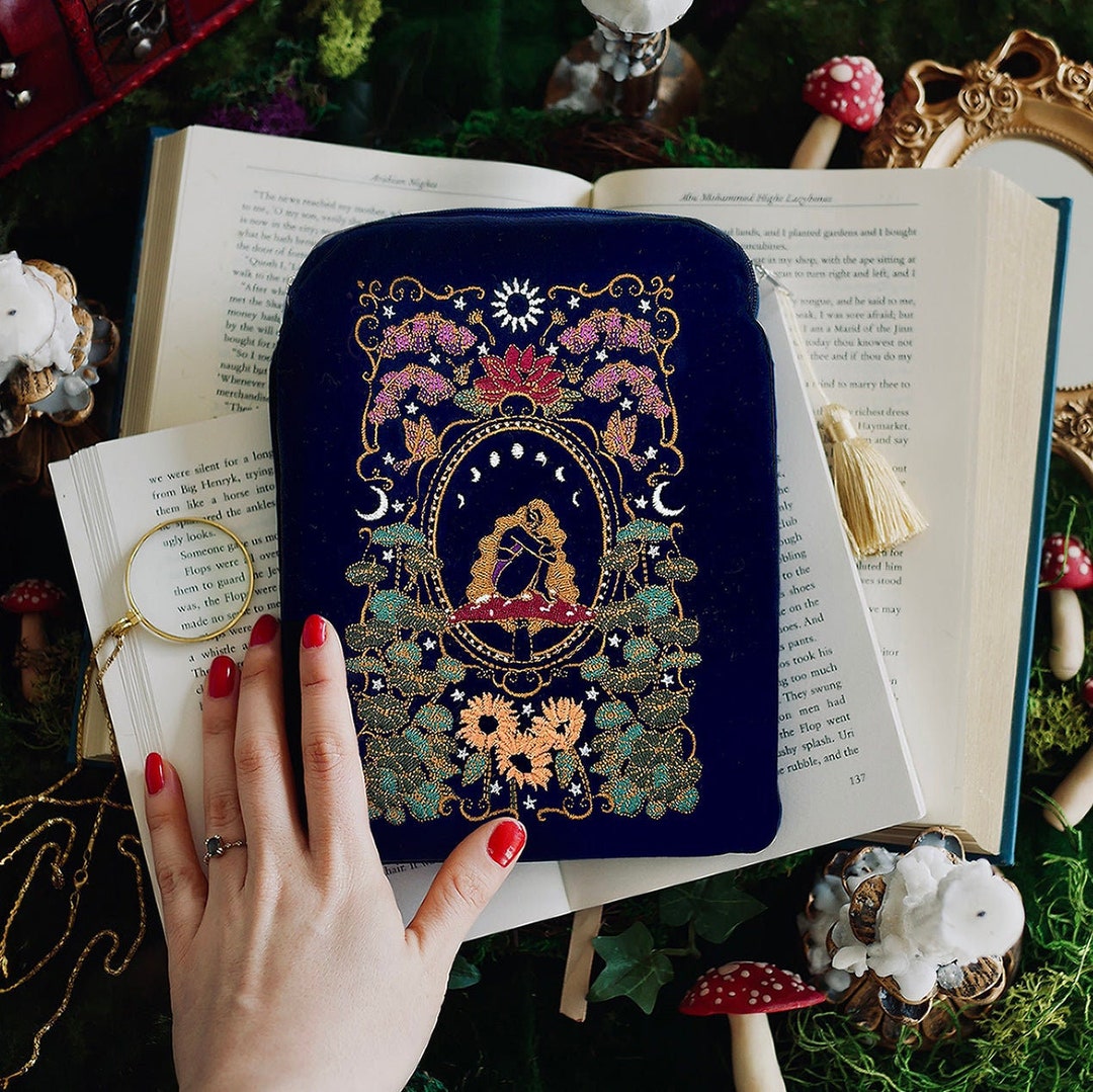 Wonderland Blue Kindle & E-reader Sleeve - Etsy