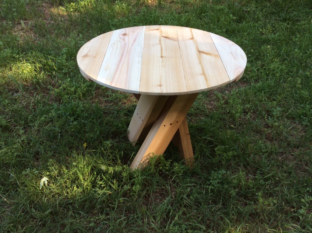 Outdoor Circular Side Table, Cedar, Twisted Legs, Circular Top, Outdoor ...