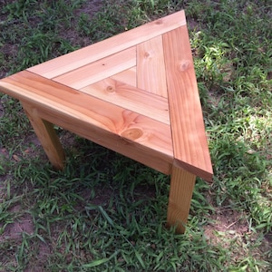 Outdoor Side Table, Spiral Triangular Top, Outdoor Furniture, 2x4 ...
