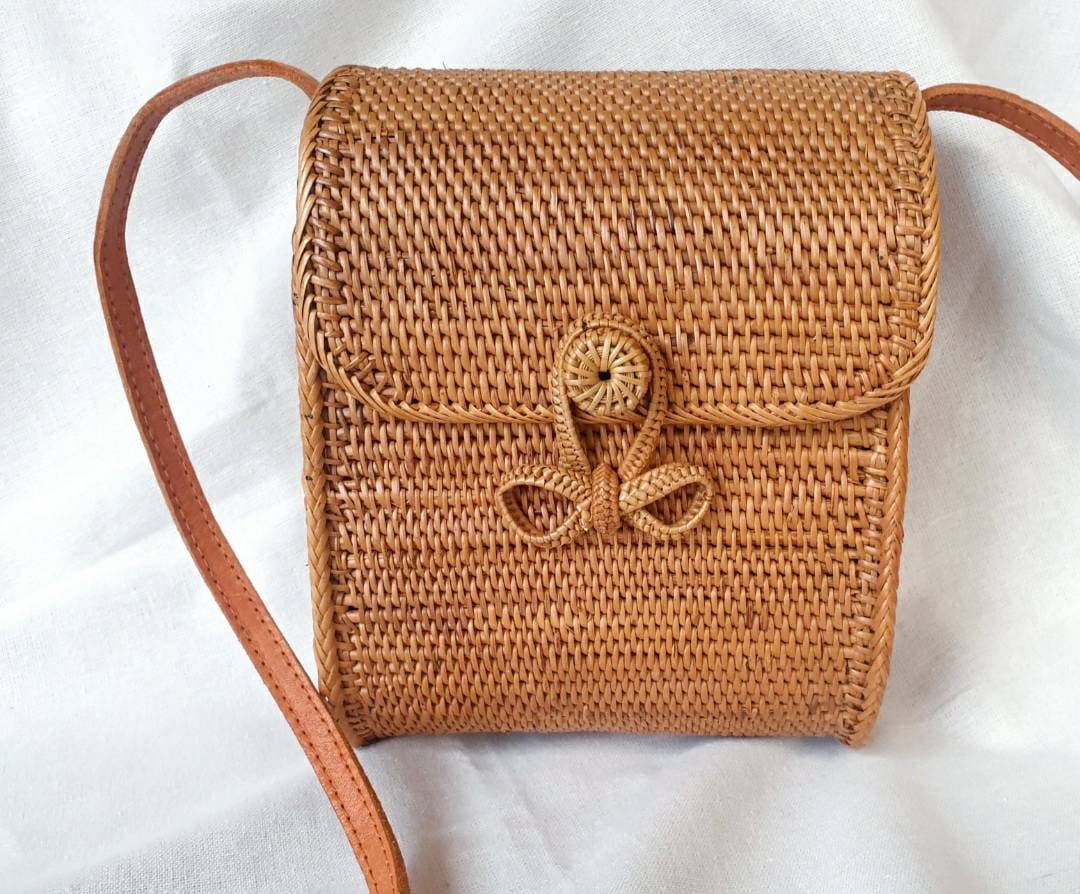 Brown Round Woven Rattan Shoulder Bag Ata Grass Bali Medium Sized ...