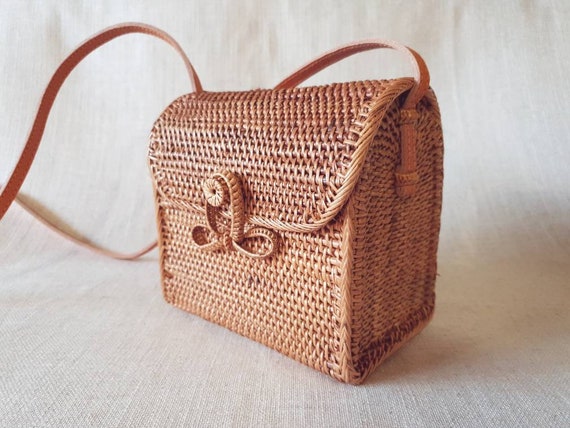 Brown round woven rattan shoulder bag Ata grass bag Bali | Etsy