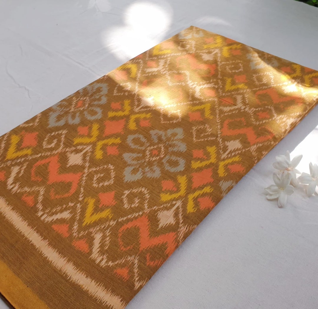 Traditional Balinese Endek Sarongs. Handwoven Cloth Sarongs to Wear ...