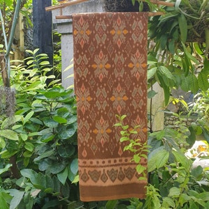 Traditional Balinese Endek Sarongs. Handwoven Cloth Sarongs to Wear ...