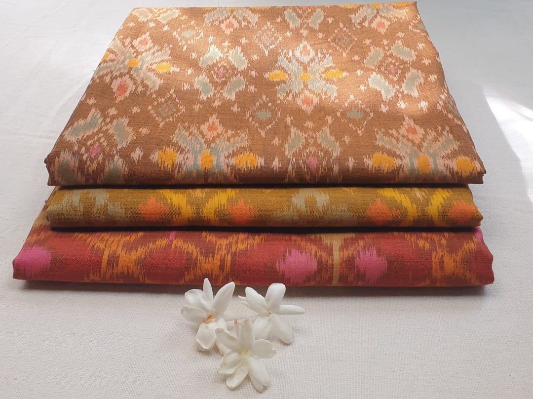 Traditional Balinese Endek Sarongs. Handwoven Cloth Sarongs to Wear ...