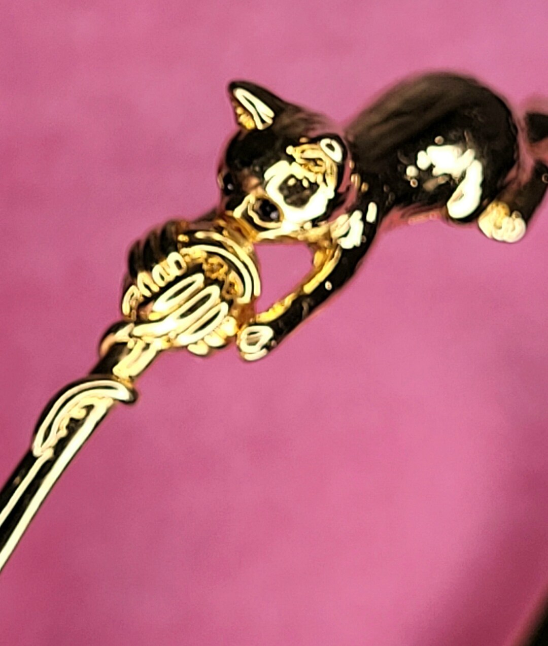Vintage Golden Bangle Featuring Kitten With Ball of Wool - Etsy