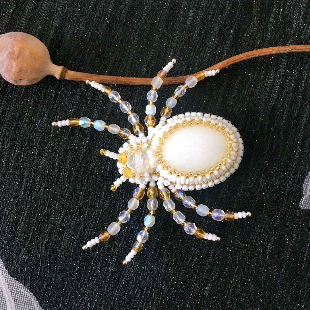 Large Spider Brooch: Beaded Embroidered Arachnid Pin, Gothic Halloween ...