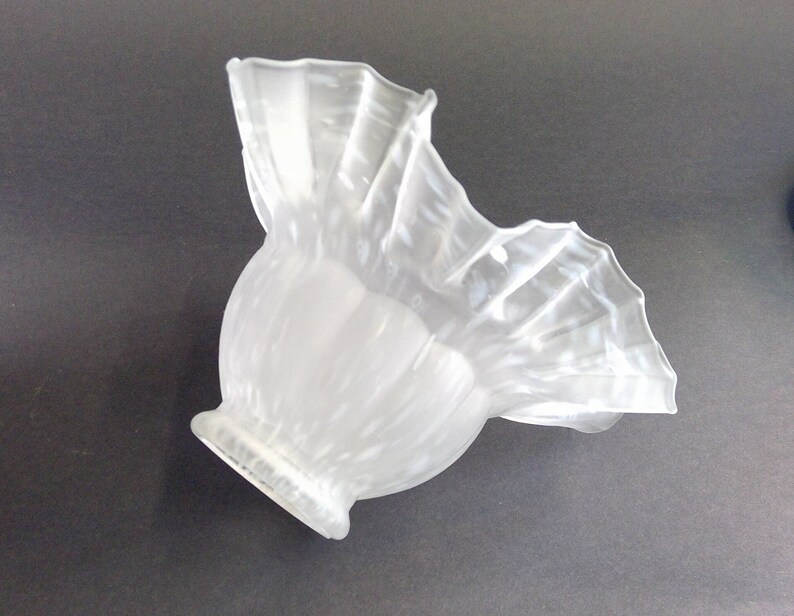 Lamp Shade Snowflake Finish Ruffled Edge With Ribbed Body Fan, Fixture ...