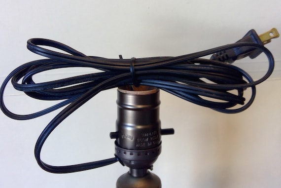 Outlet lamp socket store