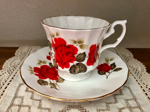 Vintage Clare Tea Cup and Saucer Set Bright Red Roses Brown | Etsy