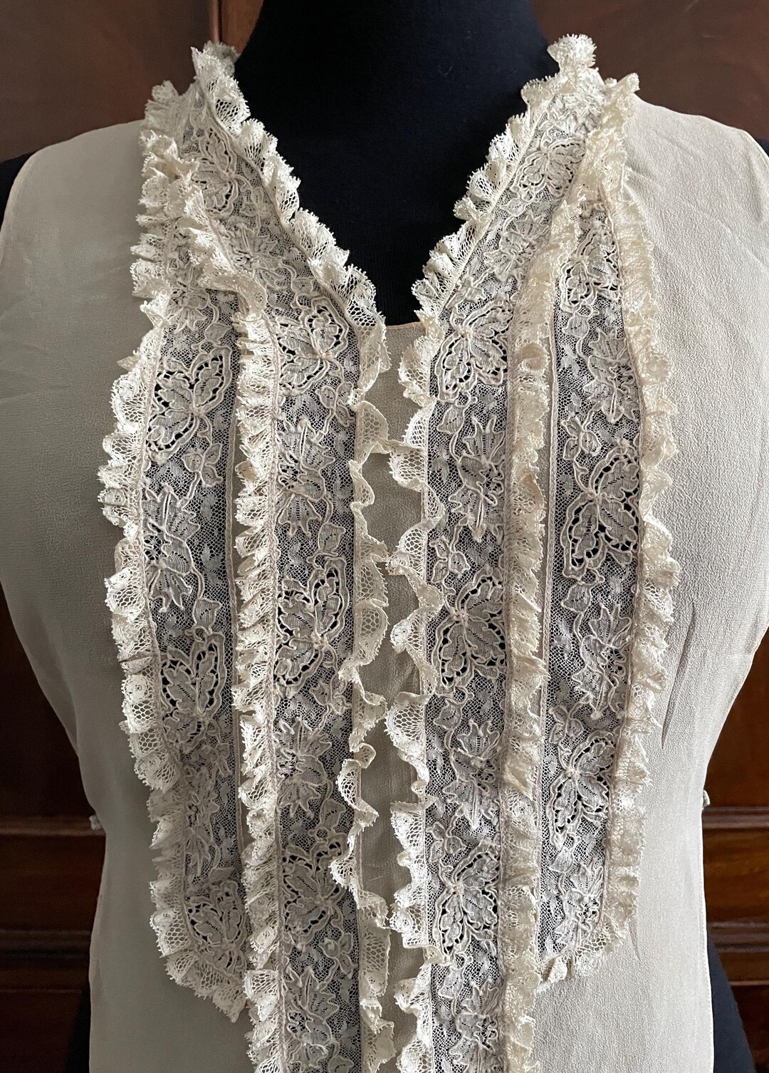 A Pretty Vintage Lace Chemisette in a Cream Georgette Circa 1920. - Etsy
