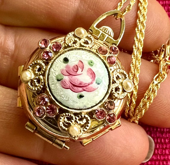 Coro Enamel Mechanical Locket Guilloché Enamel (1945-… - Gem
