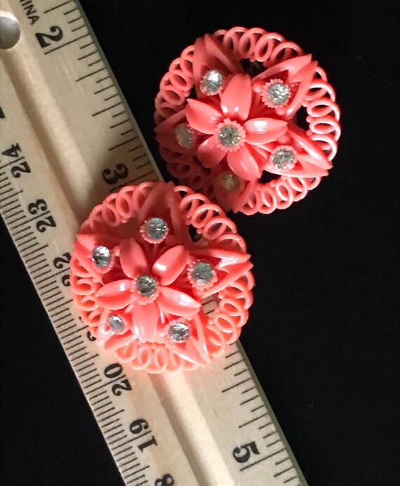 Early 1940's Pressed Celluloid Floral Earrings with G… - Gem