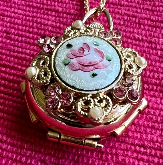 Coro Enamel Mechanical Locket Guilloché Enamel (1945-… - Gem
