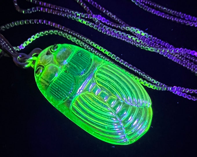 Uranium Glass Firefly Pendant- Beautiful Iridescence-czechoslovakian ...