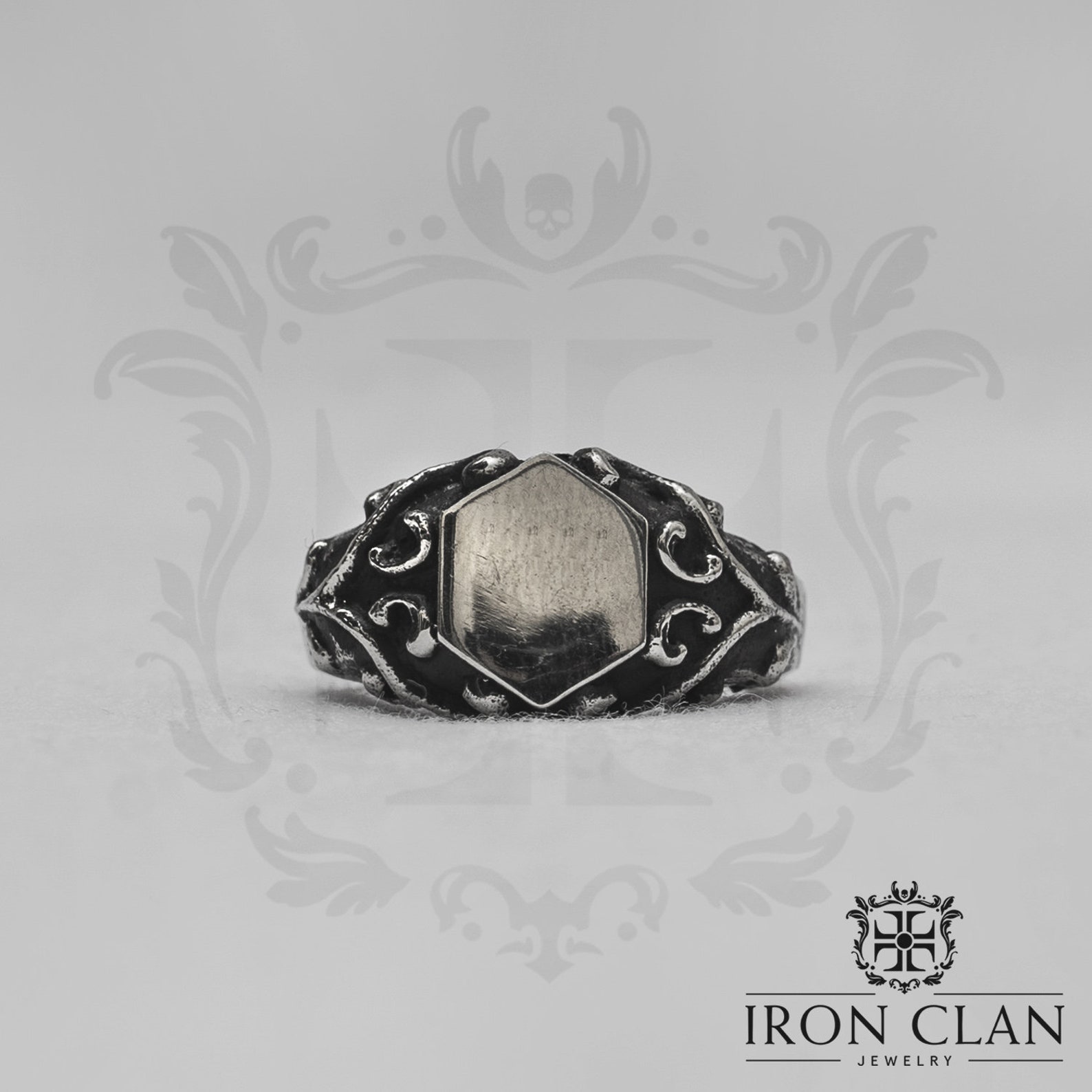 VELA (handsculpted Signet Ring • Gothic Signet Ring) - Etsy