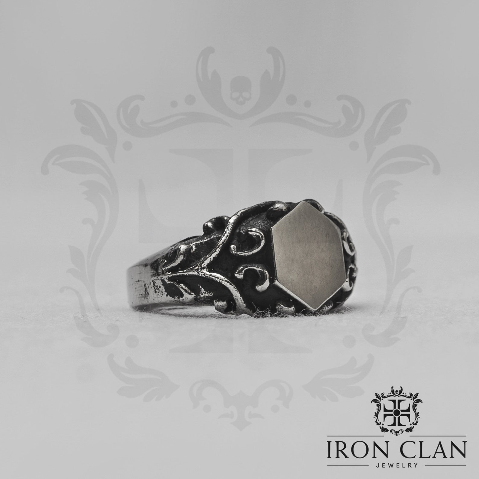 VELA (handsculpted Signet Ring • Gothic Signet Ring) - Etsy