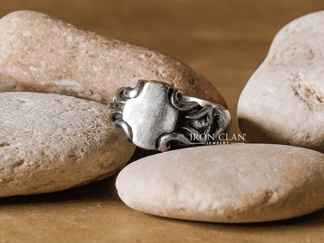 RISING (handsculpted Signet Ring • Gothic Signet Ring) - Etsy