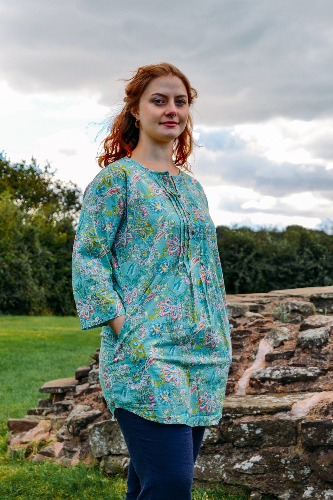 Nouvelle chemise tunique Alice, Pur coton, Imprimé à la main, À fleurs ...