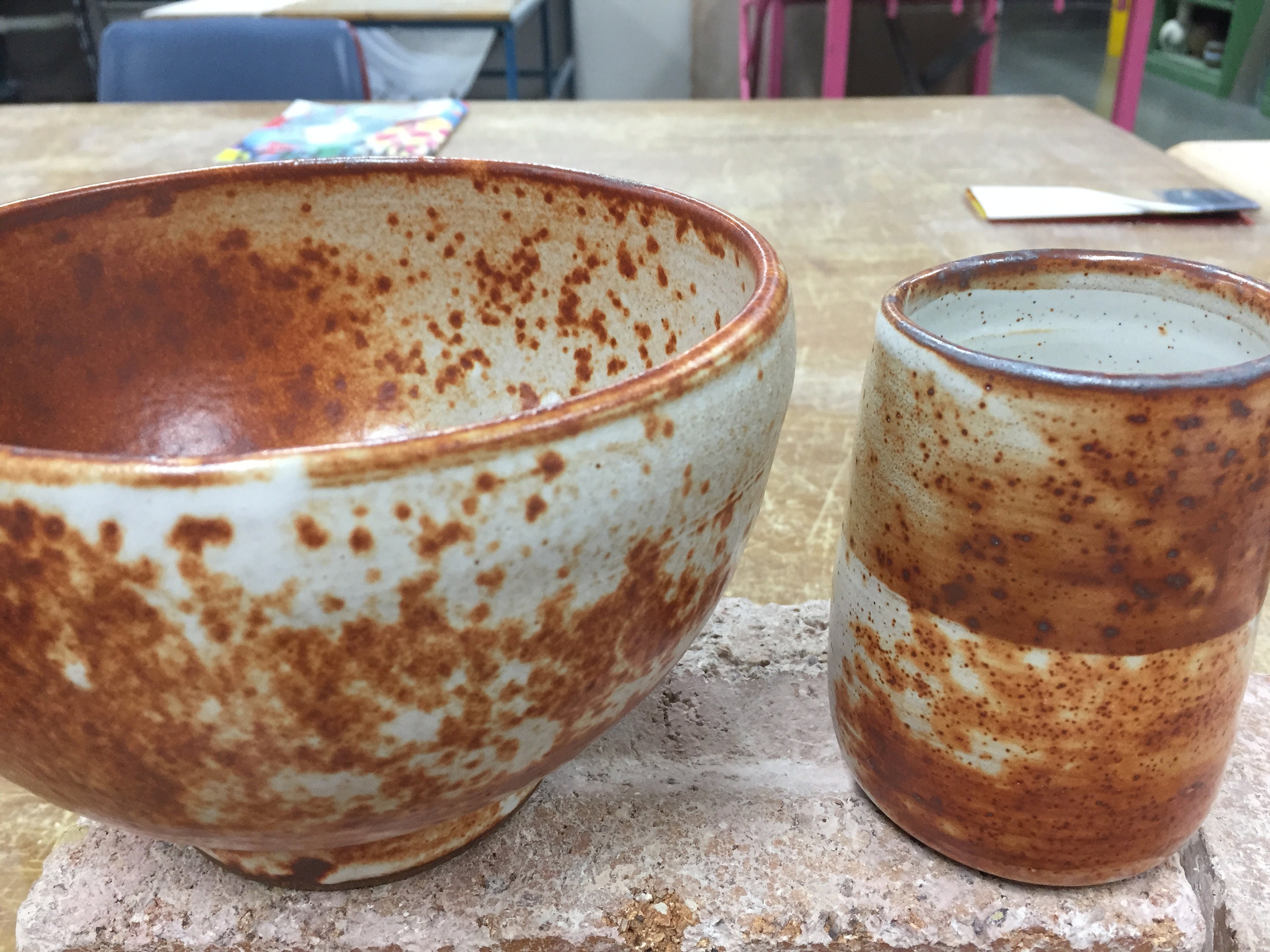 Tazón de cerámica hecho a mano esmaltado en Shino Marrón | Etsy Tazón de cerámica hecho a mano esmaltado en Shino Marrón | Etsy