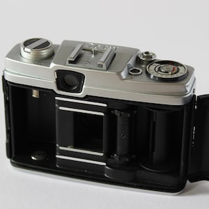 PETRI Compact Super 35mm Half Frame Film Camera - Orikkor 28mm F/2.8 ...