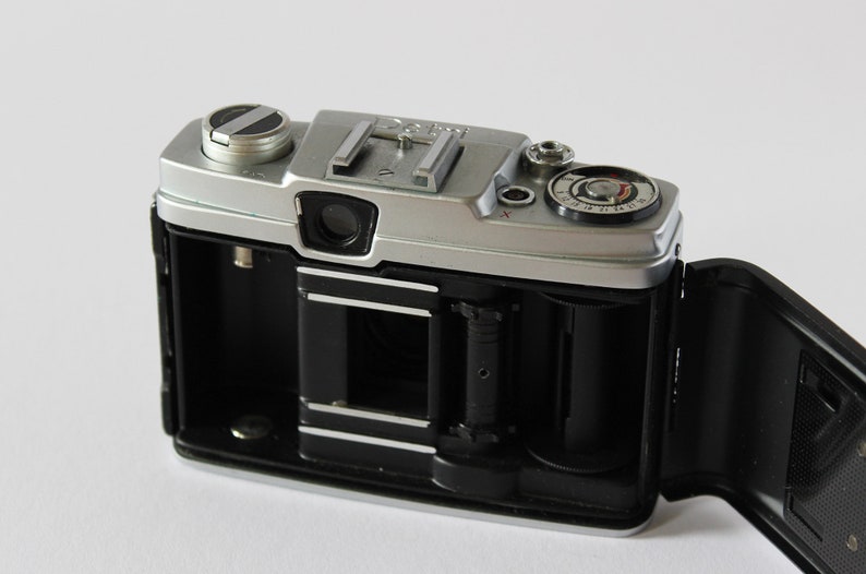 PETRI Compact Super 35mm Half Frame Film Camera Orikkor 28mm - Etsy