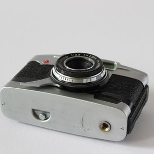 PETRI Compact Super 35mm Half Frame Film Camera - Orikkor 28mm F/2.8 ...