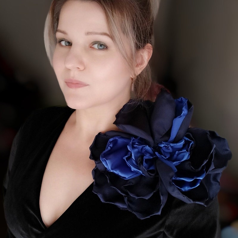 Royal Blue Flower Brooch - Etsy