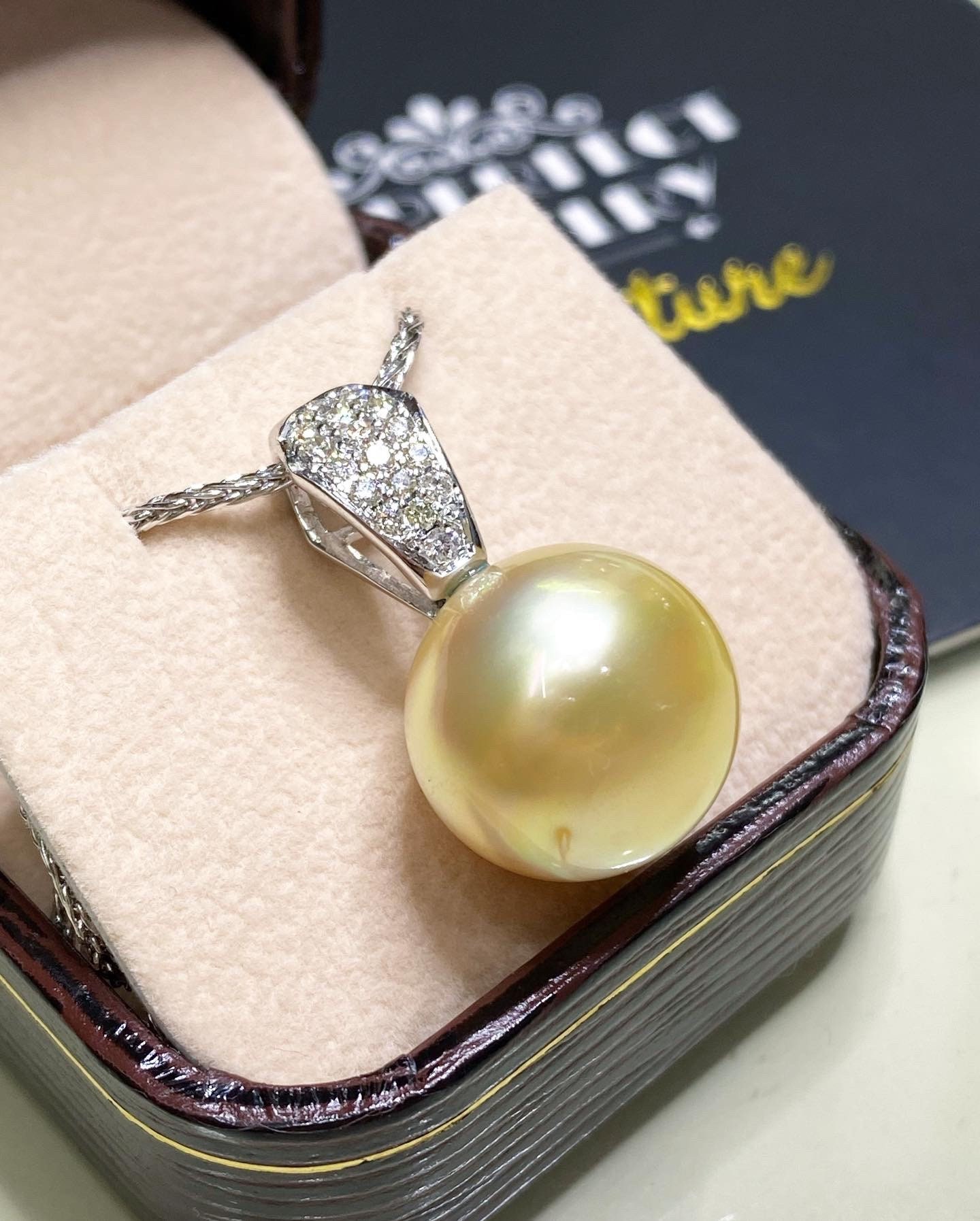 16mm HUGE GOLDEN South Sea Pearl & VS Diamonds in 18K solid | Etsy