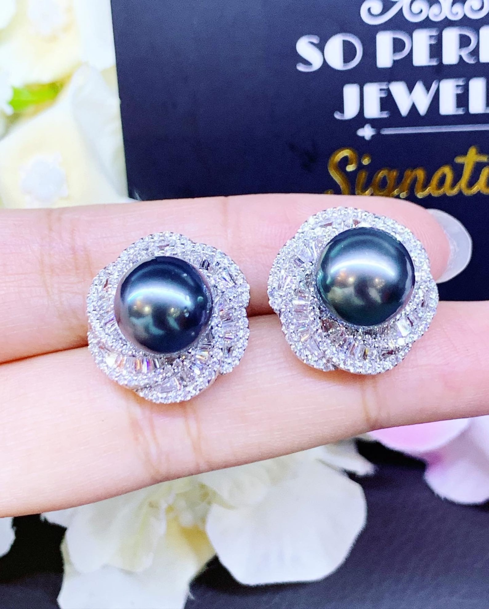 GORGEOUS Tahitian Pearls VS Diamonds in 18K Solid White Gold Earrings ...