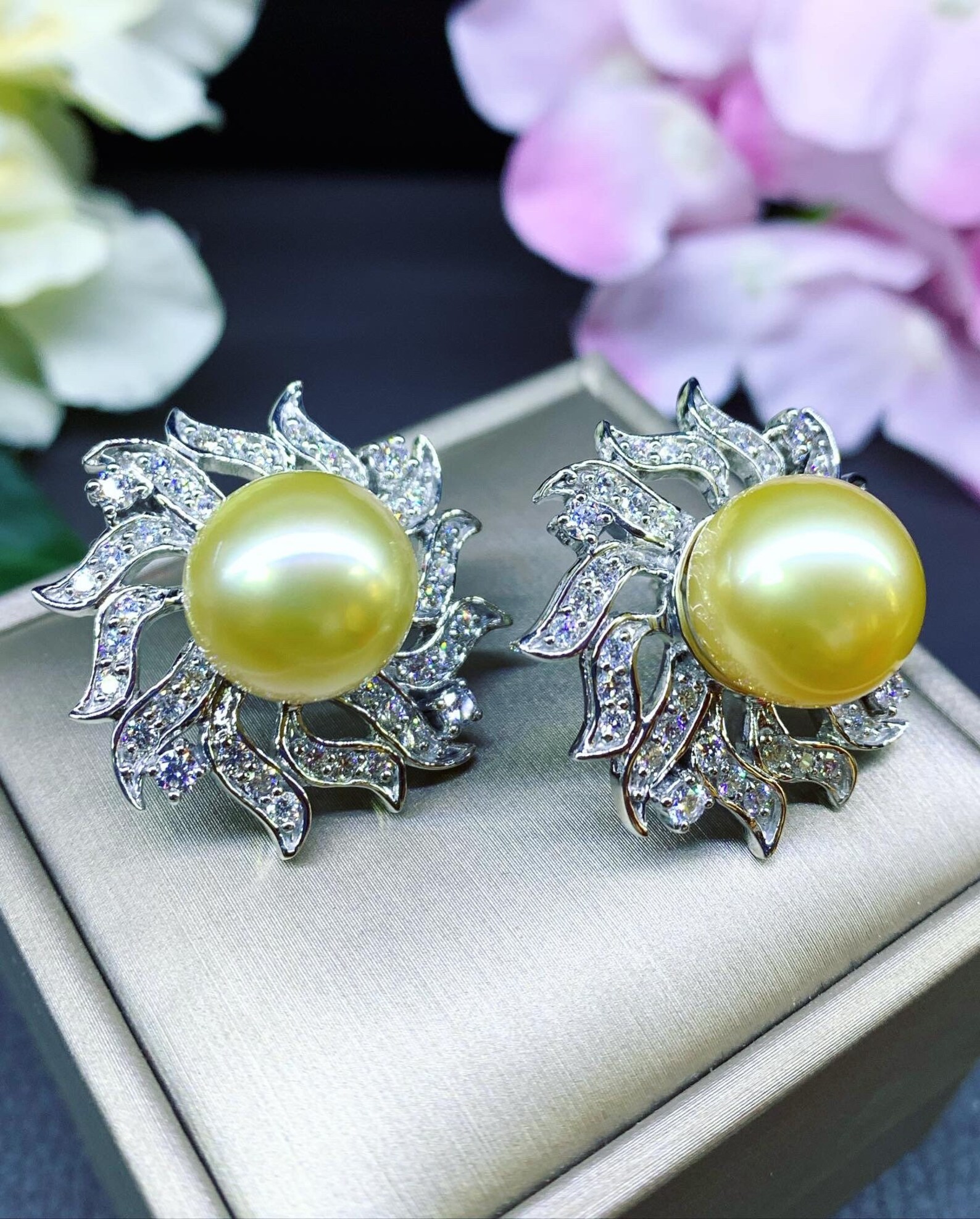 HUGE Golden South Sea Pearls VS Diamonds in 18K Solid White | Etsy