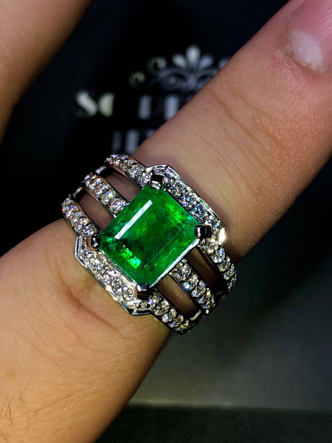 CHIC! 4.25TCW Natural Emerald & Diamonds Handmade 18K Solid White Gold ...