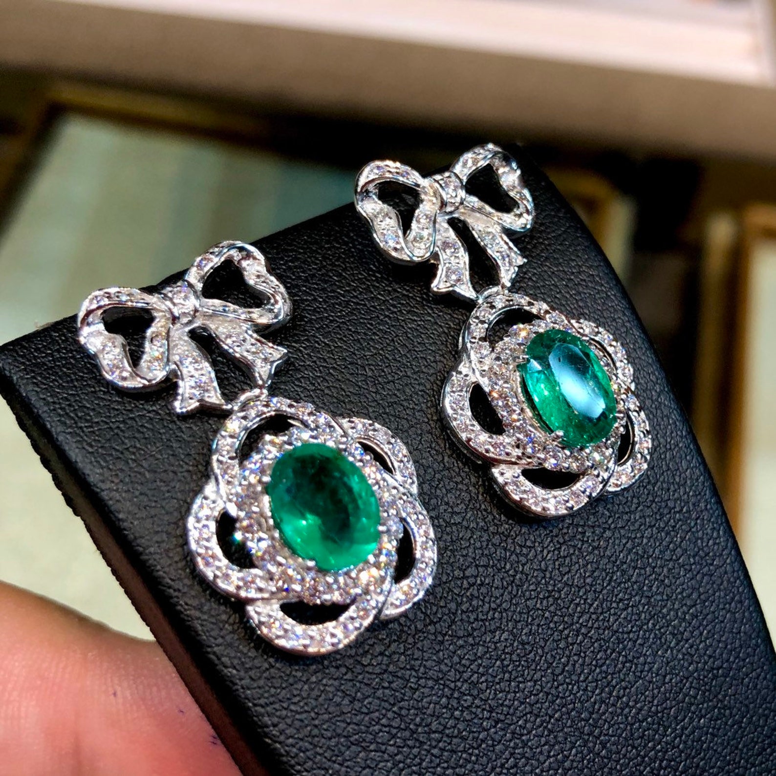 HUGE 5.71TCW Sparkling Emeralds & Diamond in 18K Solid WHITE Gold ...