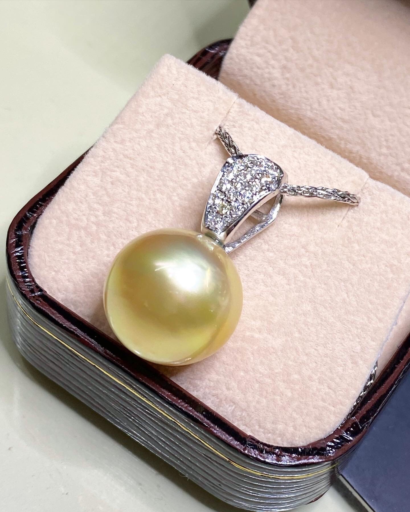 16mm HUGE GOLDEN South Sea Pearl & VS Diamonds in 18K solid | Etsy