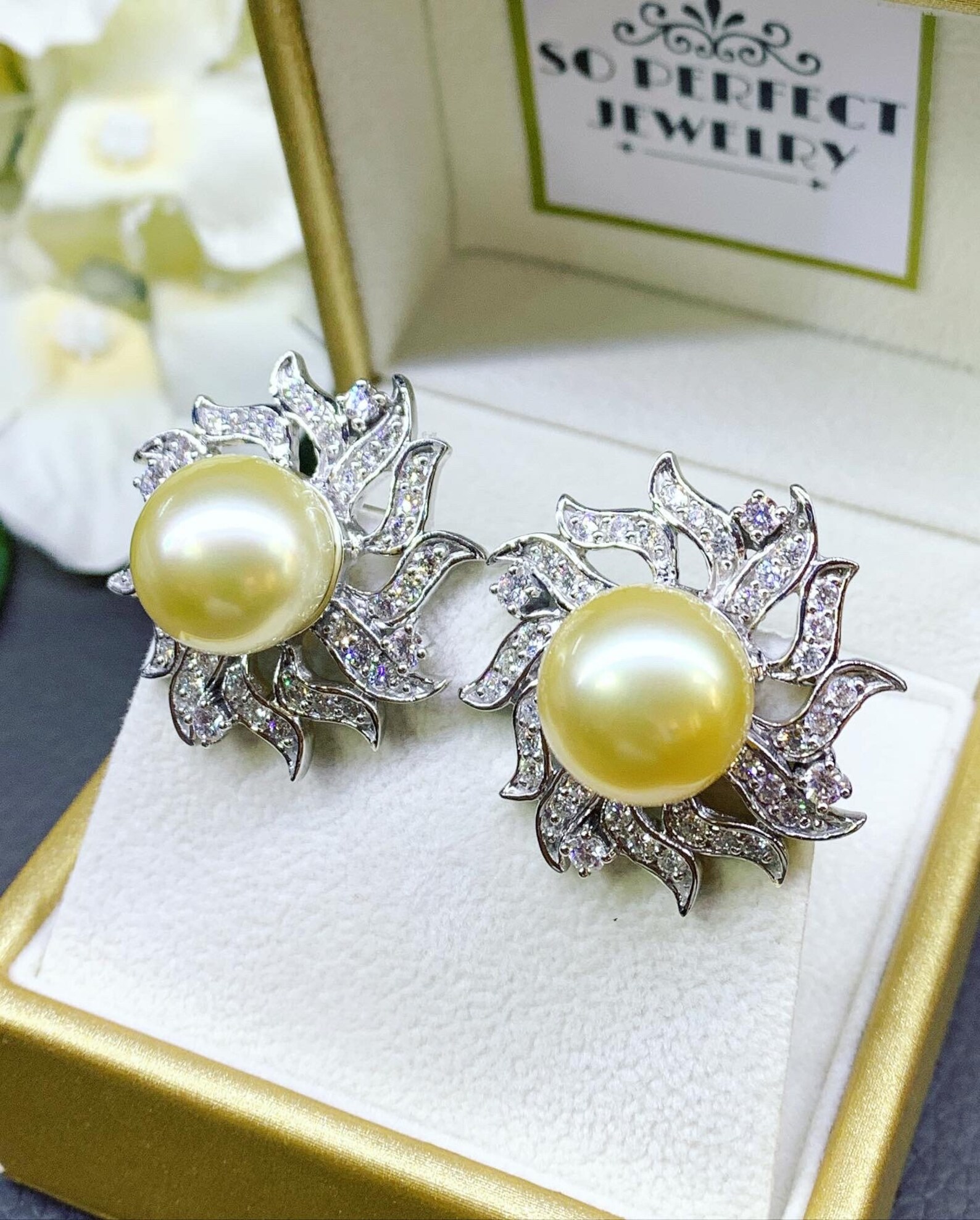 HUGE Golden South Sea Pearls VS Diamonds in 18K Solid White | Etsy