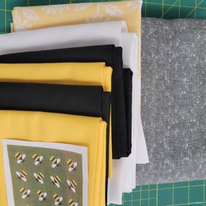 Bee Quilt Kit & Pattern, Bonus Firefly Pattern - Etsy