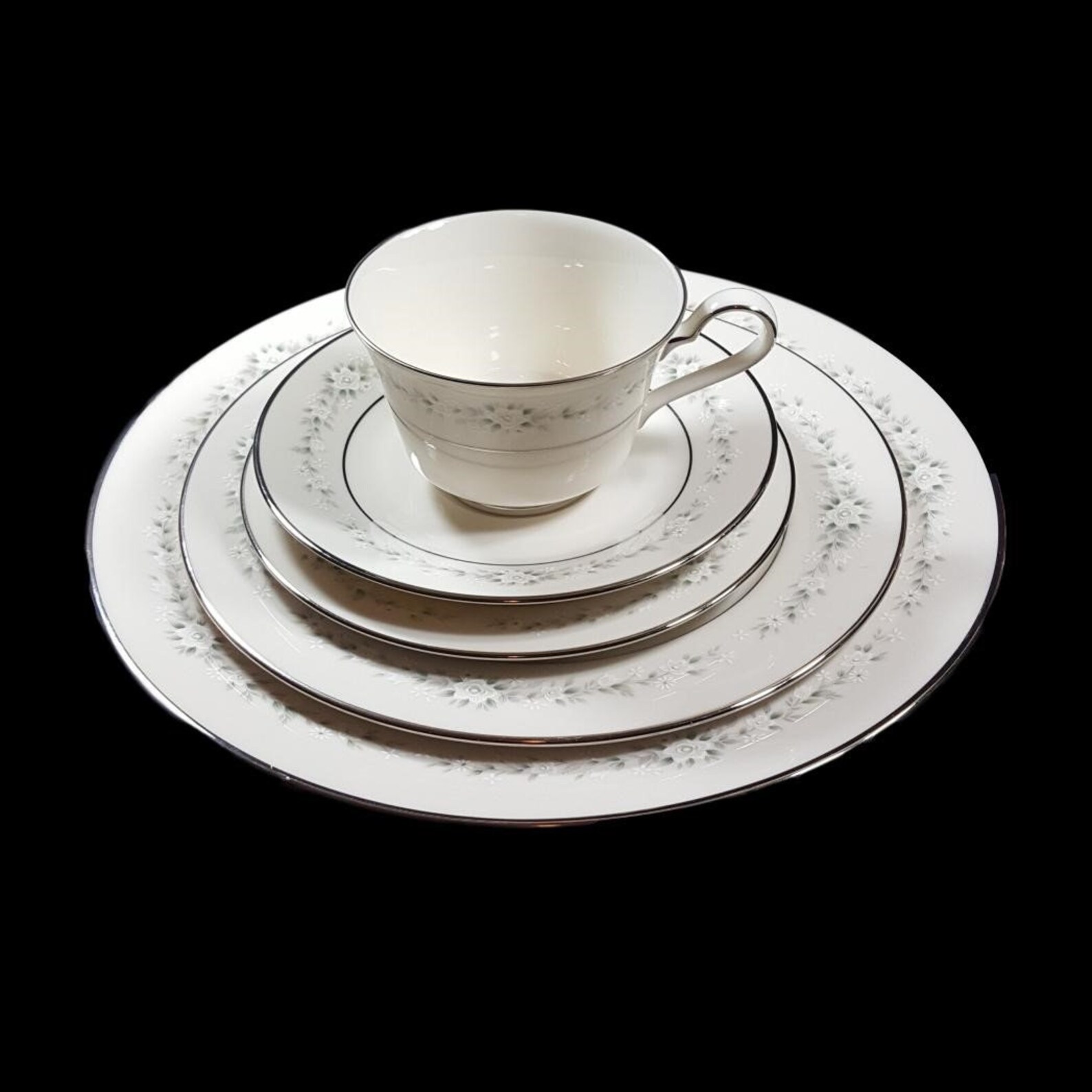 Vintage Dinnerware Set Vintage Ivory Dinnerware Set With - Etsy