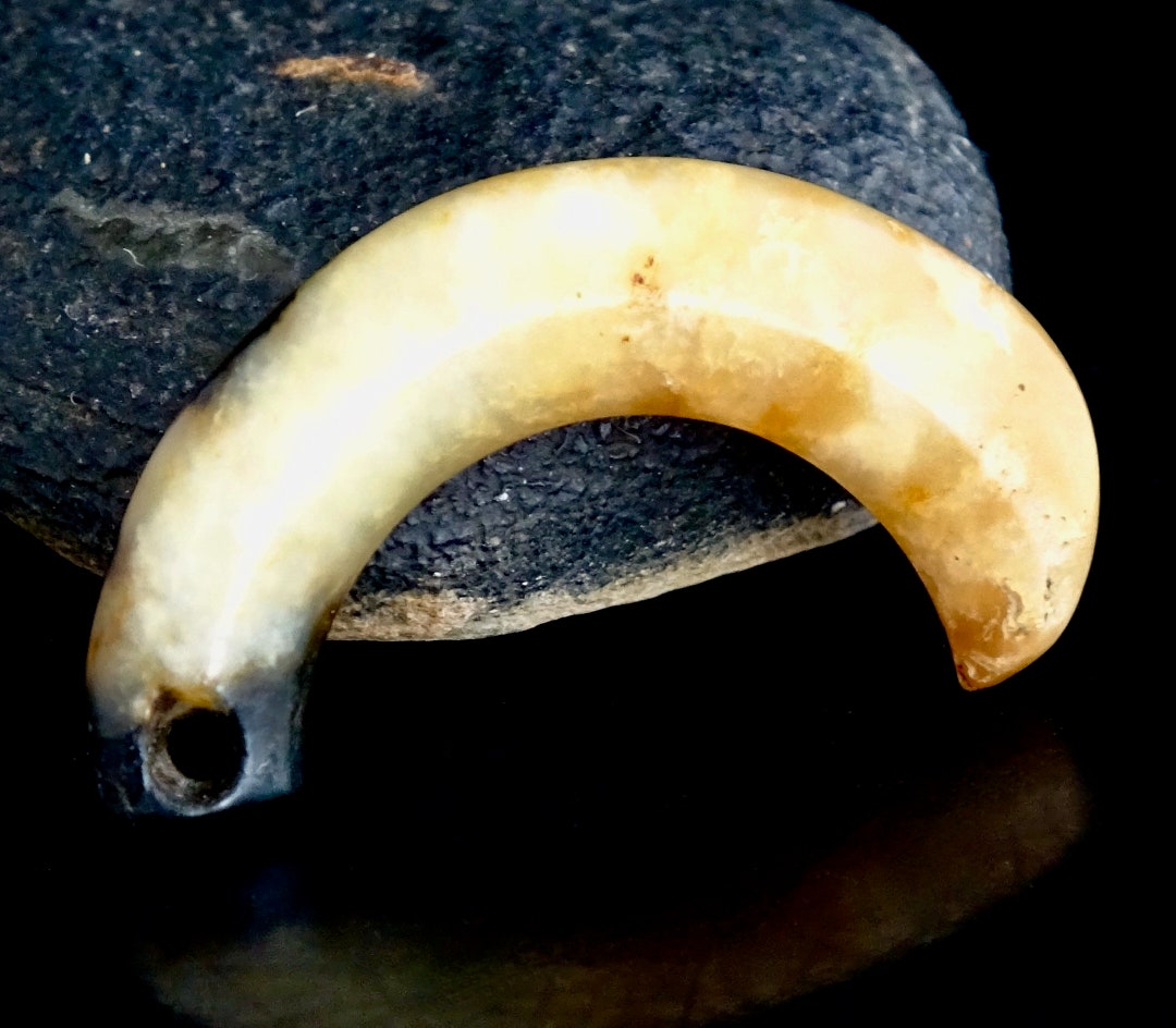 Rare Yellow Jade Awl Pendant (5000-2300 BCE) - Etsy