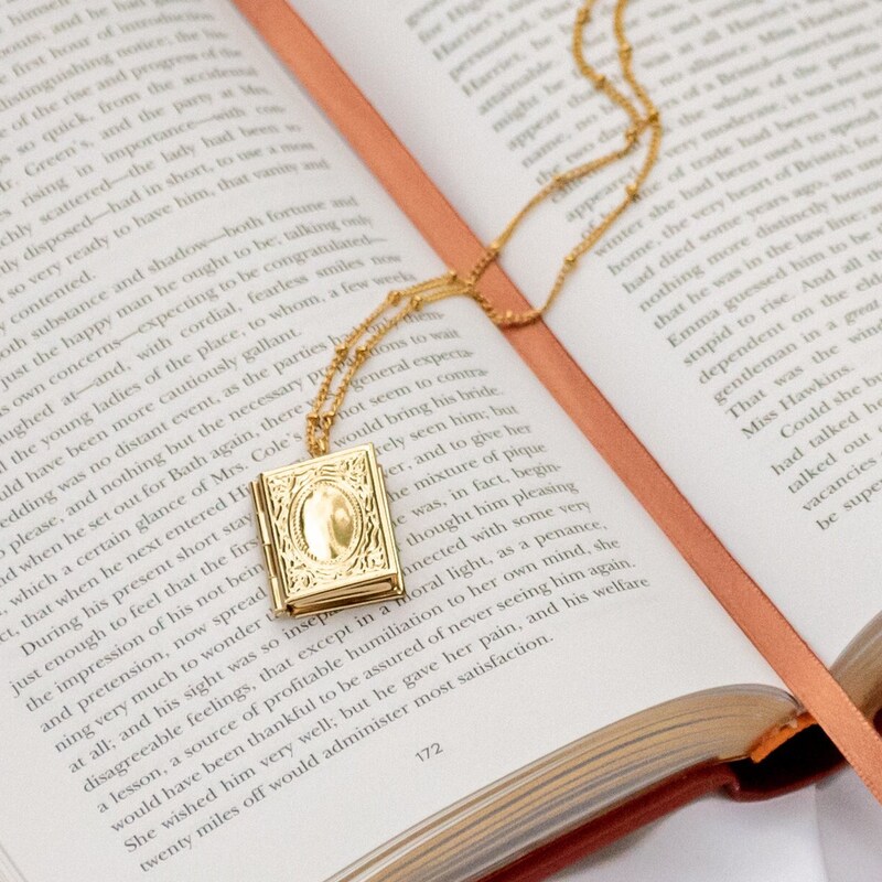 Book Chain Bracelet - Etsy