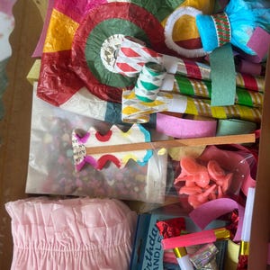 Vintage Party Box: Crepe Paper Festoon Garland, Serpentine Confetti ...