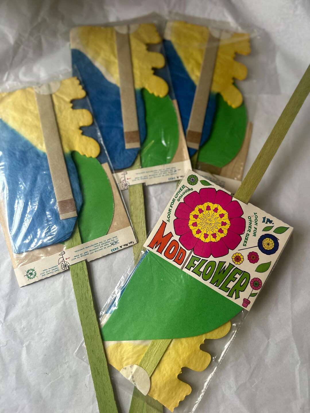 Vintage JUMBO Honeycomb Mod Flower BLUE/YELLOW Vintage Party, Vintage ...