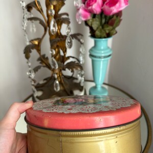 VINTAGE Floral Tin Round Tin, Shabby Chic - Etsy