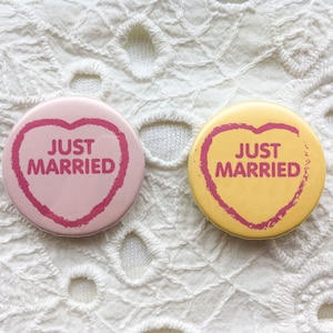 Just Married Badge, Newlywed Pin, Honeymoon Pin, Wedding Pin, Bride Pin ...