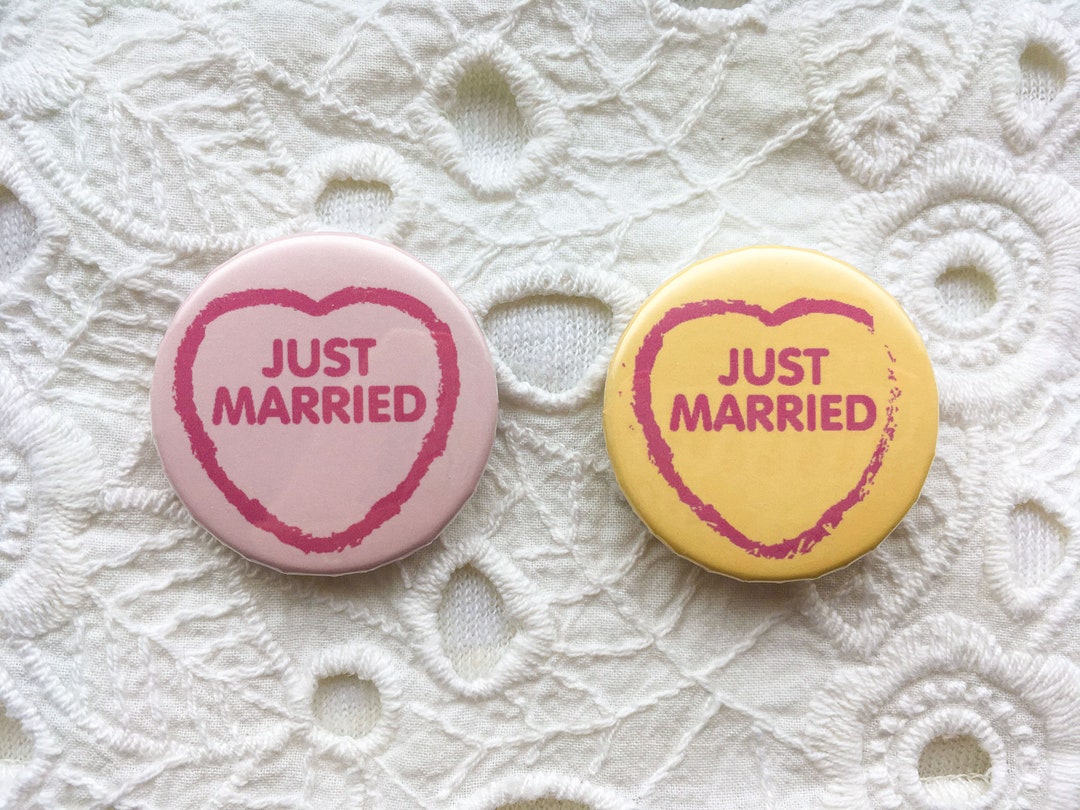 Just Married Badge, Newlywed Pin, Honeymoon Pin, Wedding Pin, Bride Pin ...