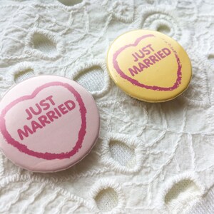 Just Married Badge, Newlywed Pin, Honeymoon Pin, Wedding Pin, Bride Pin ...