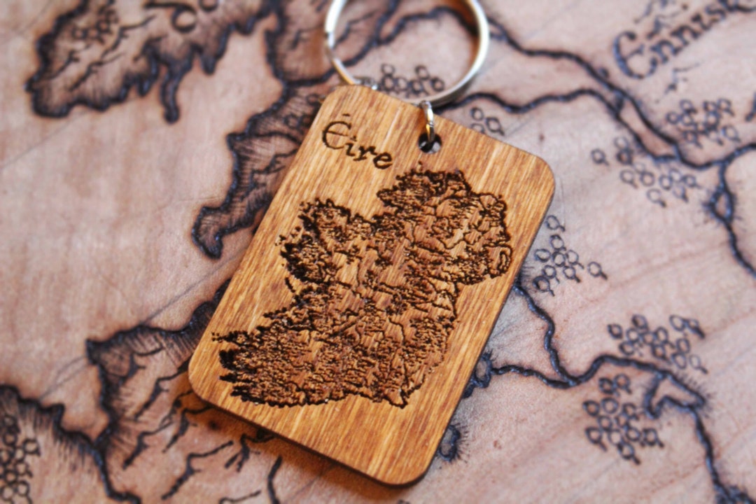Vintage Ireland Map Wooden Keyring Gift Eire Old Dublin Wood Burning ...
