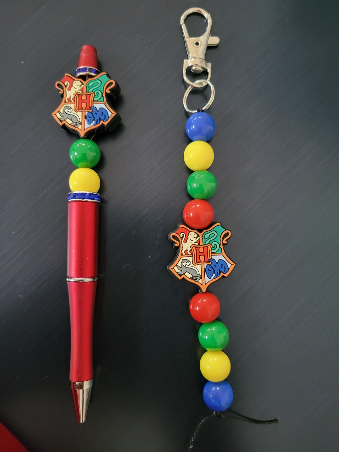 Harry Potter Shield Houses of Hogwarts-gryffindor-hufflepuff-ravenclaw ...