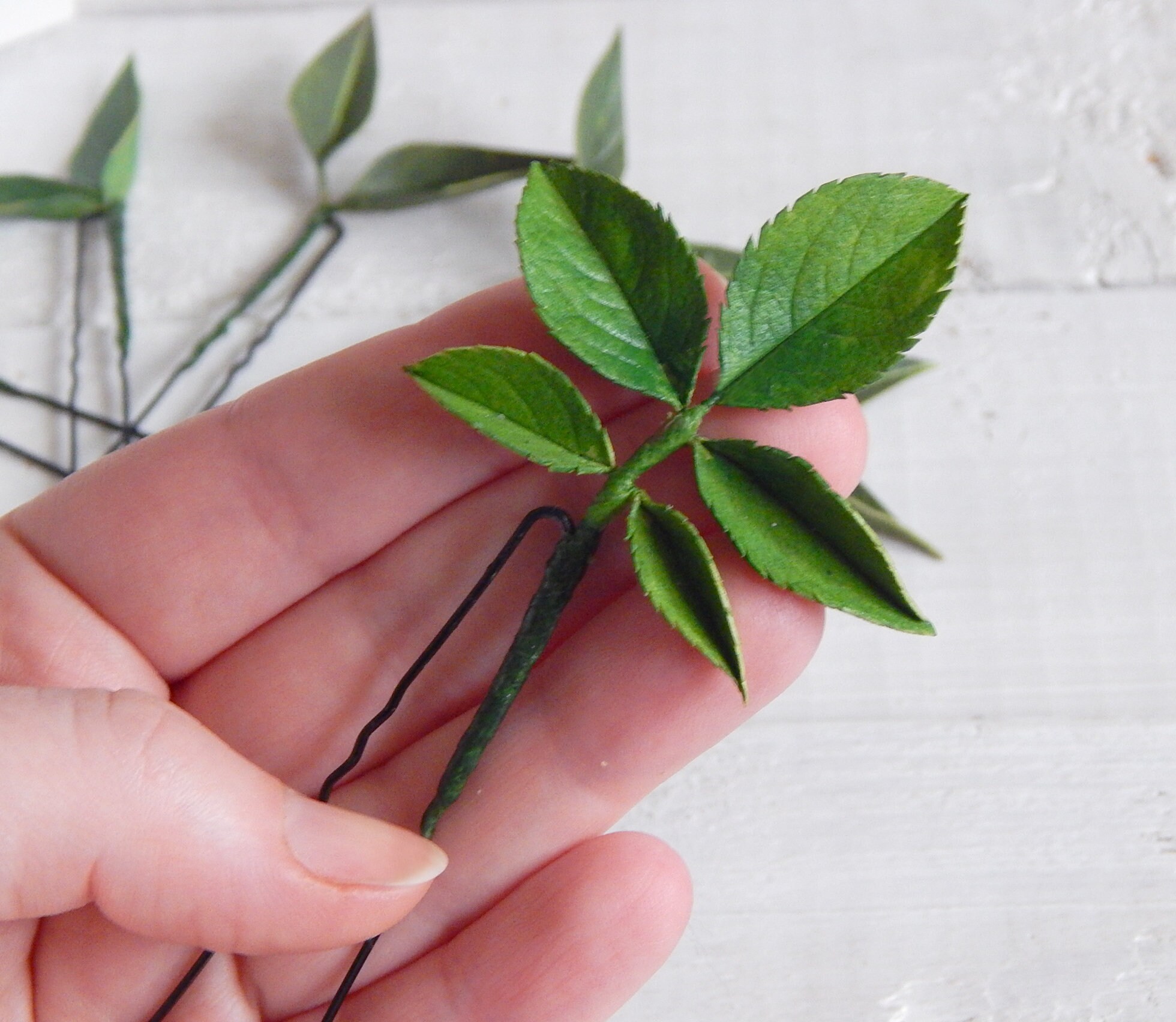 Green leaf hair pins Greenery wedding hair piece Bridal floral | Etsy